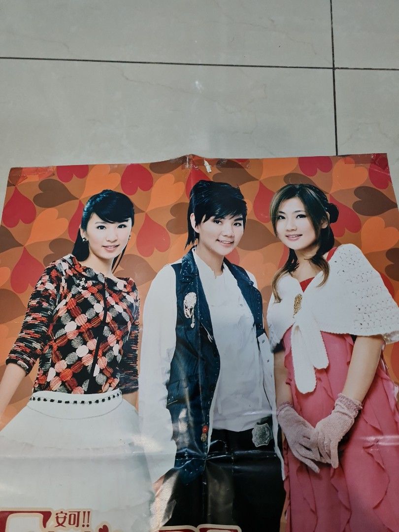 (Ori) S.H.E Encore Poster, Hobbies & Toys, Collectibles & Memorabilia ...