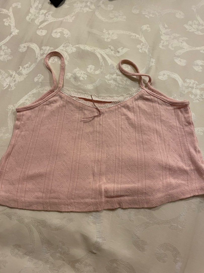 Pink singlet top, Women's Fashion, Tops, Other Tops on Carousell