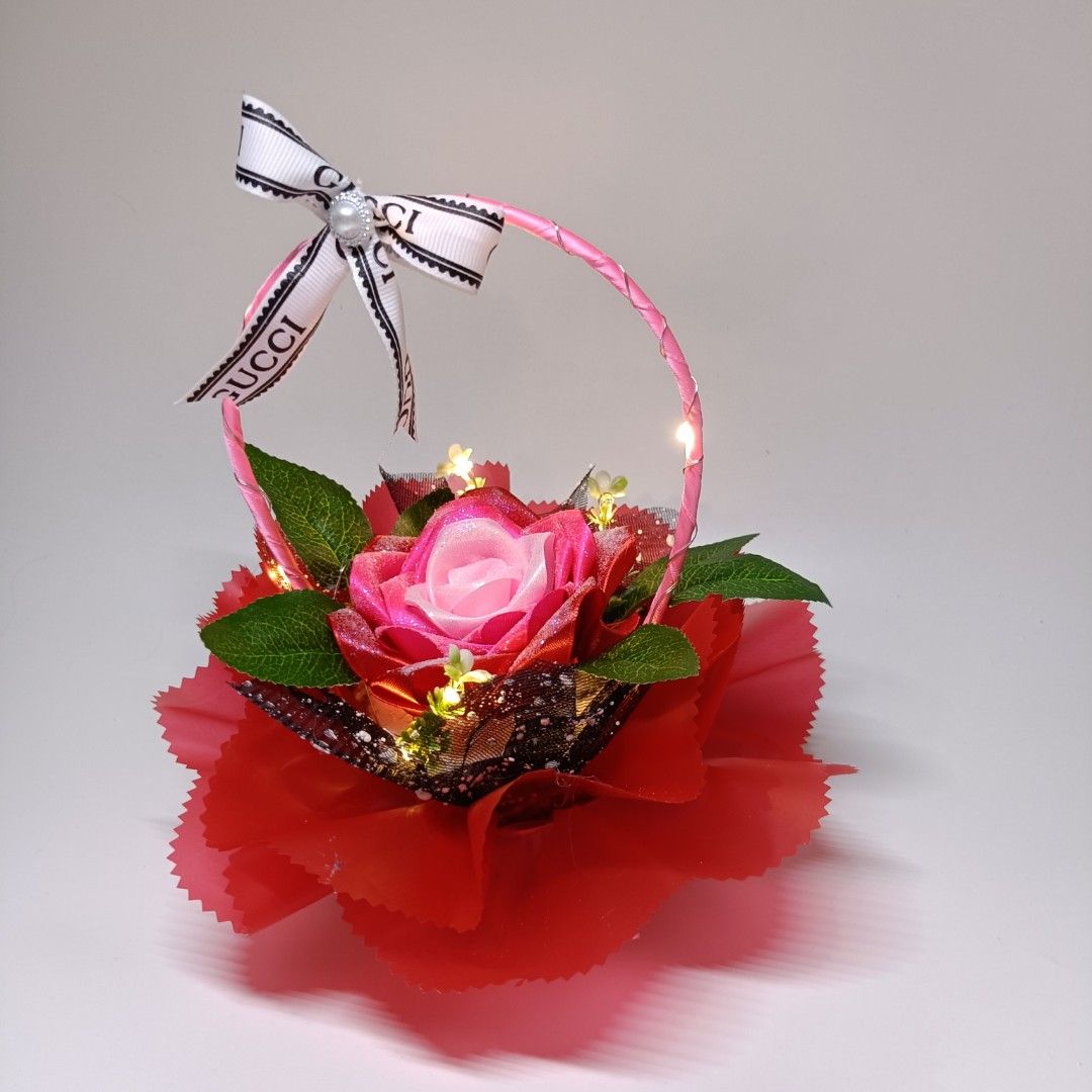 Rangkaian bunga/keranjang buket bunga mawar, Desain & Kerajinan Tangan ...