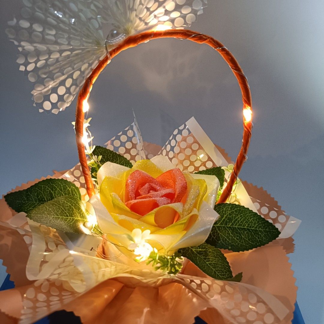 Rangkaian bunga/keranjang bunga mawar satin, Desain & Kerajinan Tangan ...