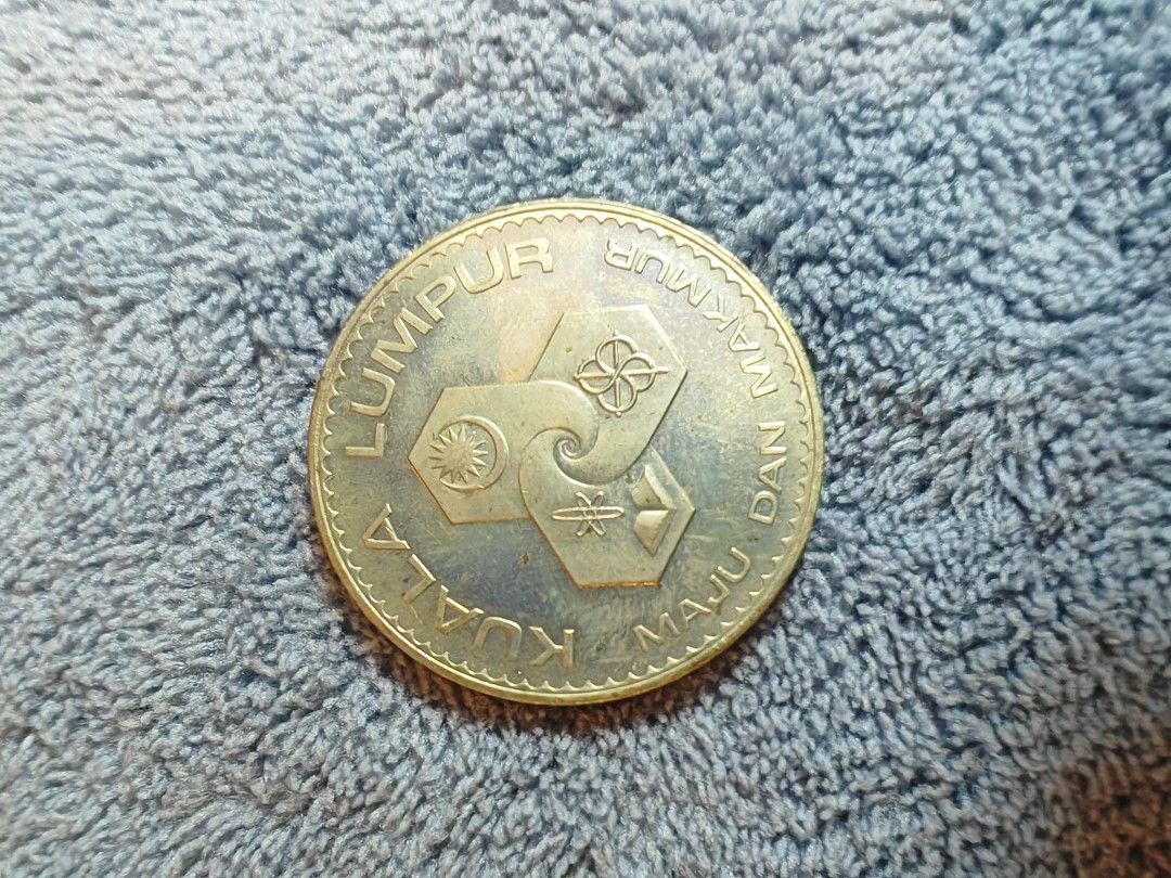 RM 1 Coin 1972 Penganugerahan Taraf Bandaraya, Hobbies & Toys ...