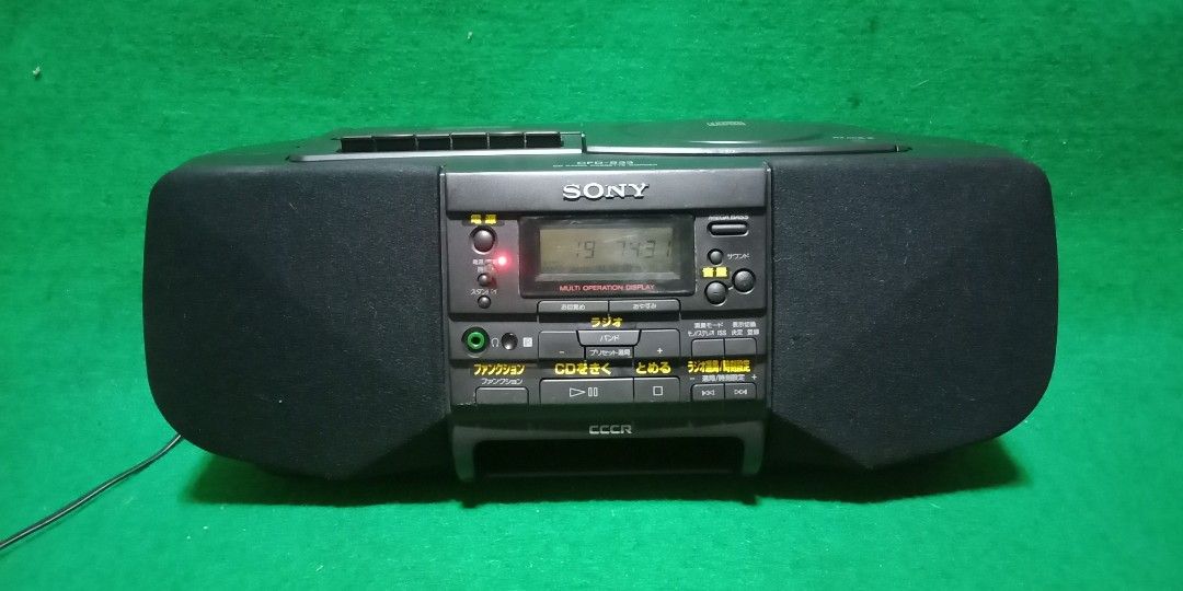 Sony CFD-S33 CD Radio Cassette-corder, Audio, Portable Music Players on Carousell