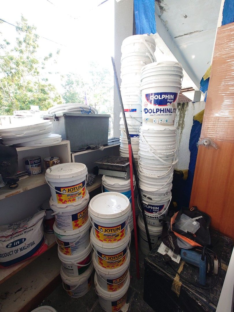 Tong cat 18liter terpakai, Everything Else, Others on Carousell