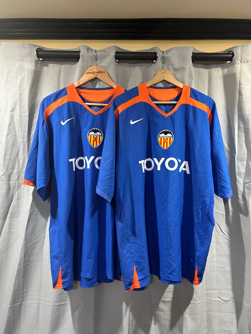 Valencia CF Away 2005-2006 Football Shirt, Men's Fashion, Tops & Sets, Tshirts & Polo Shirts on ...
