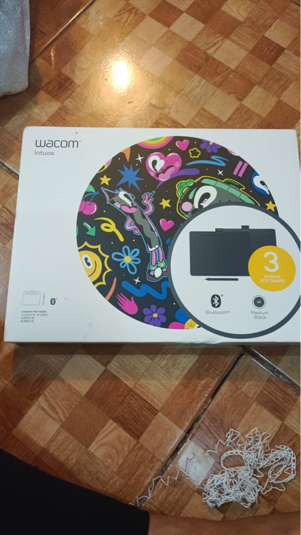 Wacom intuos tablet CTL-6100WL/K0-CX, Elektronik, Lainnya di Carousell