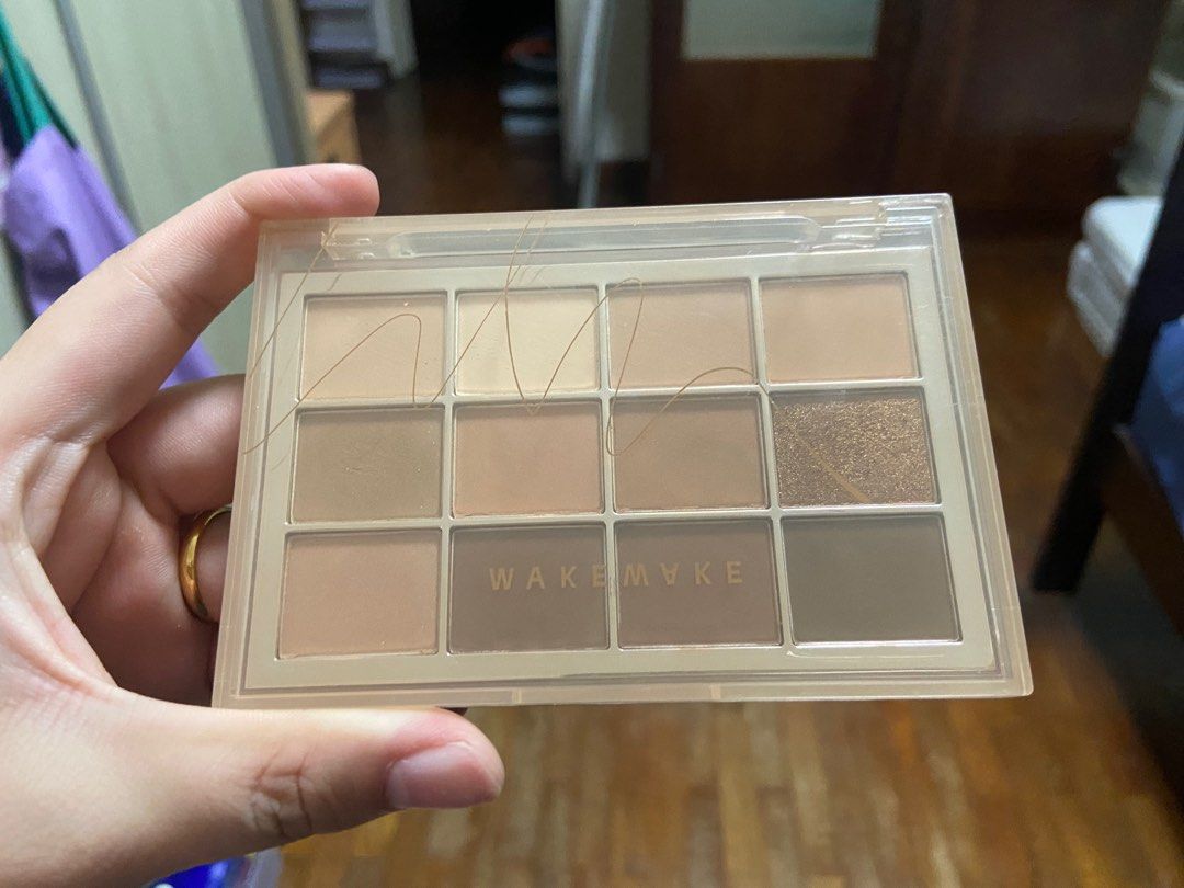 wakemake 01 eyeshadow palette, daily blurring, Beauty & Personal Care, Face, Makeup on Carousell