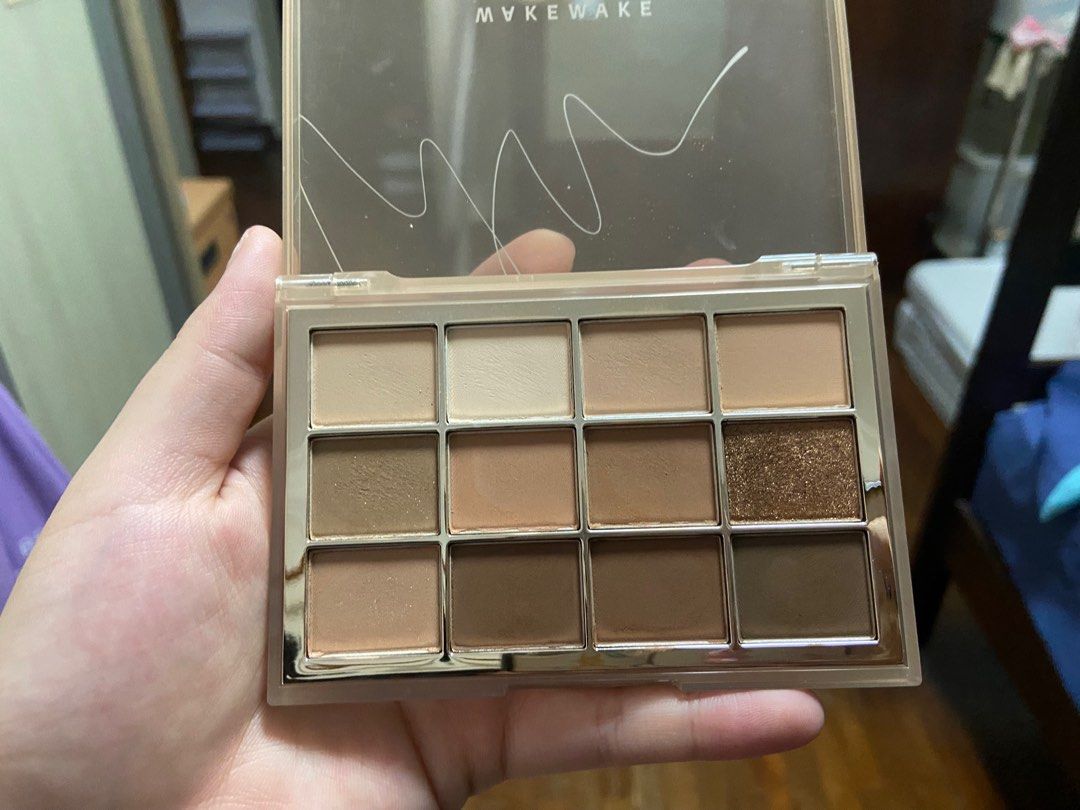 wakemake 01 eyeshadow palette, daily blurring, Beauty & Personal Care, Face, Makeup on Carousell