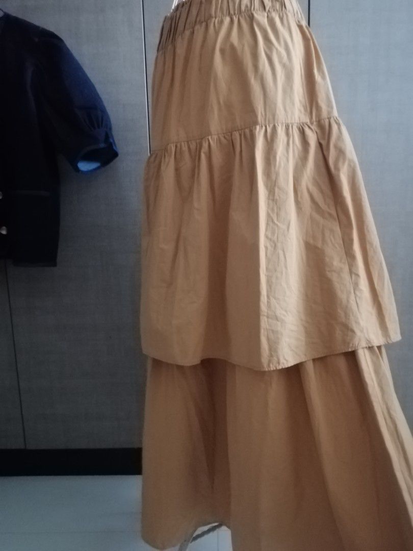 Zara layered maxi skirt, Women's Fashion, Bottoms, Skirts on Carousell