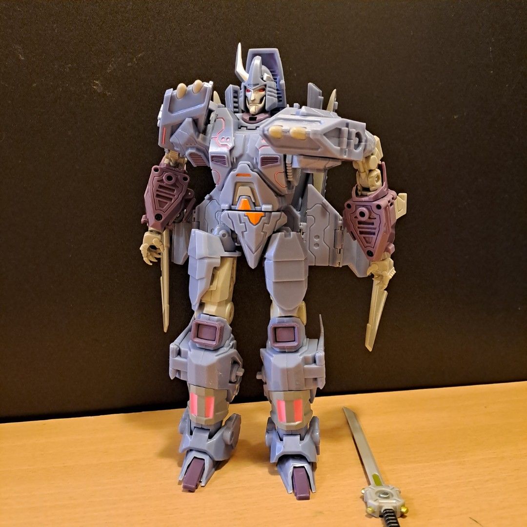 變形金剛 transformer mmc r-22 boreas, 興趣及遊戲, 玩具 & 遊戲類 - Carousell