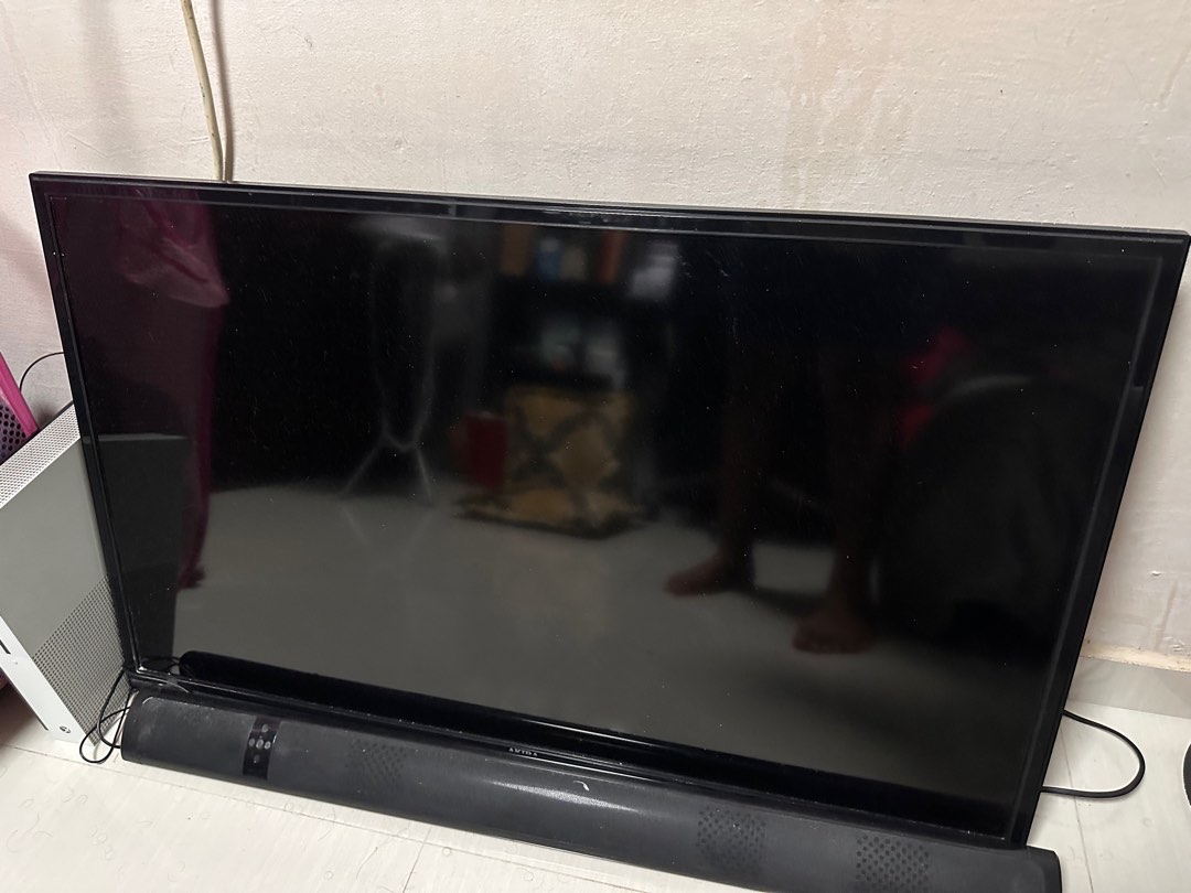 Akira TV 35”, TV & Home Appliances, TV & Entertainment, TV on Carousell