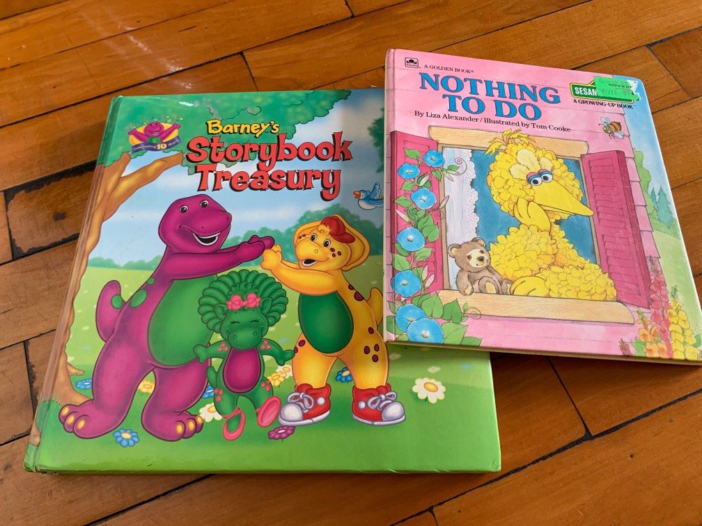 紫色恐龍Barney和芝麻街Big Bird精裝英文書, 書籍、休閒與玩具, 書本及雜誌, 童書、著色互動書在旋轉拍賣