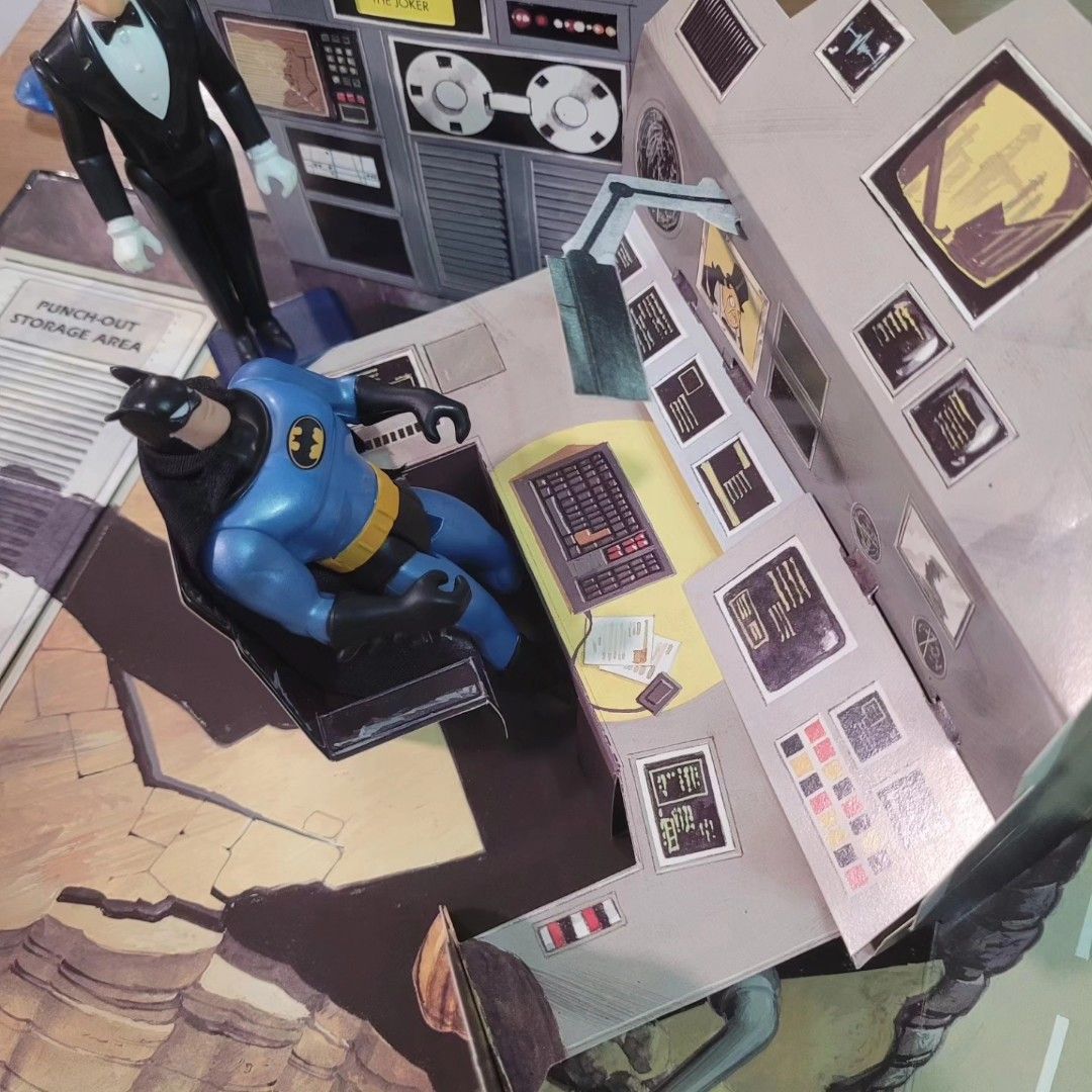 Batman POP-UP book, Hobbies & Toys, Books & Magazines, Comics & Manga ...