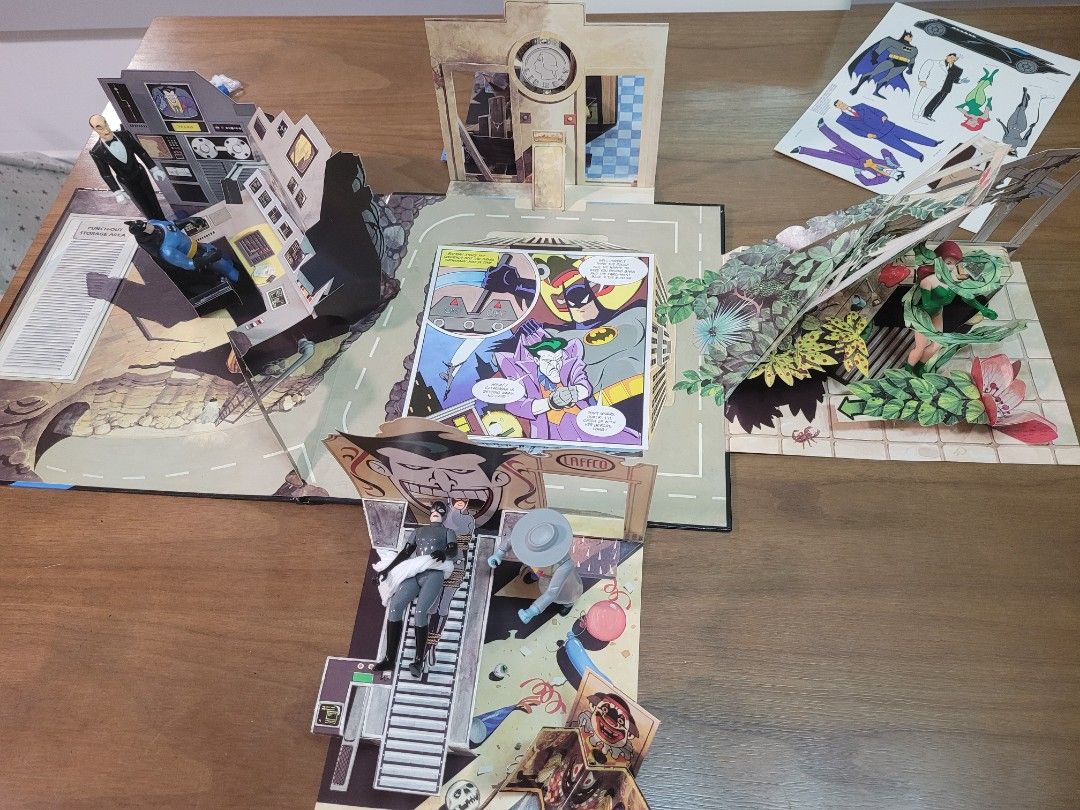 Batman POP-UP book, Hobbies & Toys, Books & Magazines, Comics & Manga ...