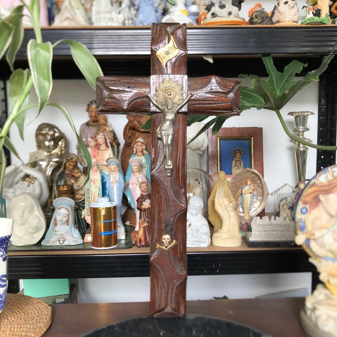 Beautiful Vintage wooden Crucifix , Hobbies & Toys, Memorabilia ...