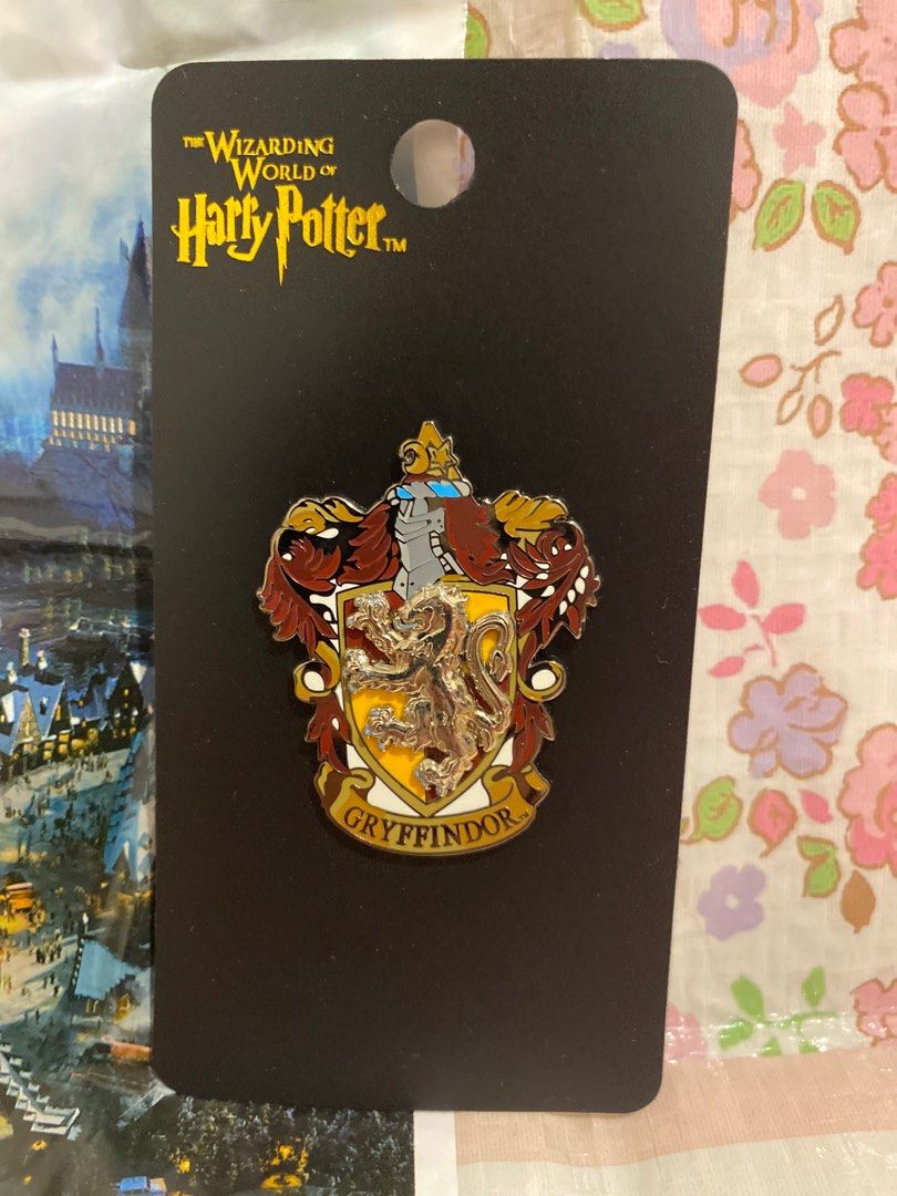 Brand New Universal Studios Harry Potter pin 全新 環球影城 哈利波特 襟章, 興趣及遊戲, 收藏 ...