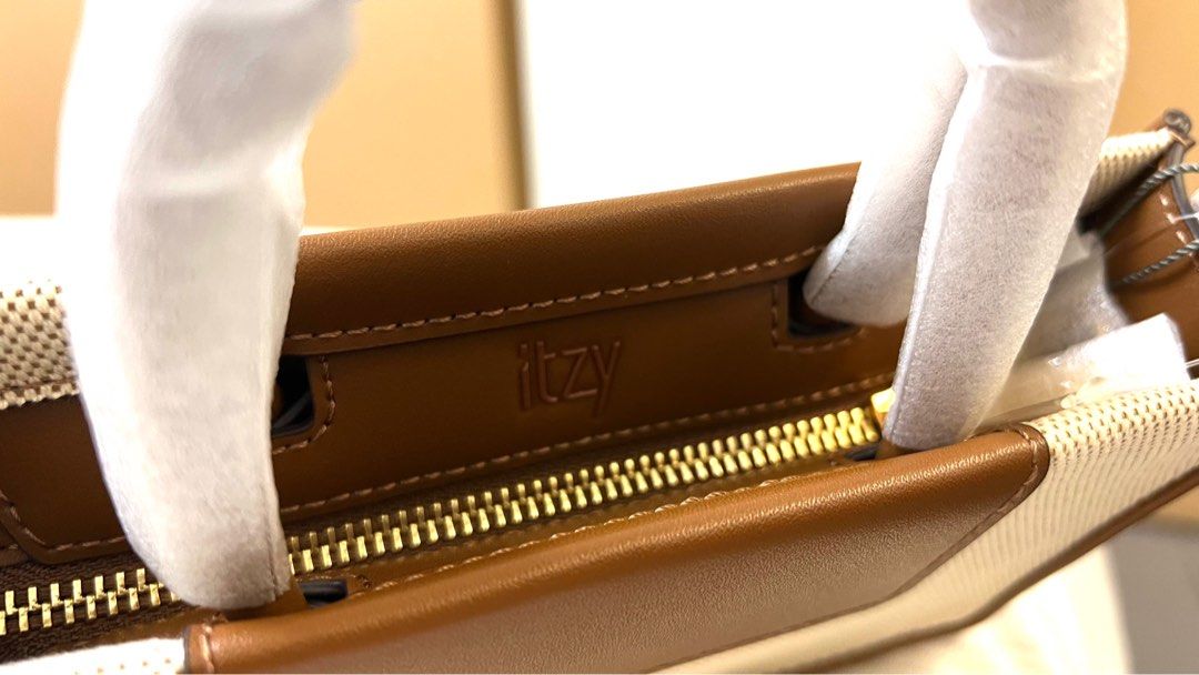 C&K x ITZY - Mini Astra Canvas Tote Bag, Women's Fashion, Bags ...