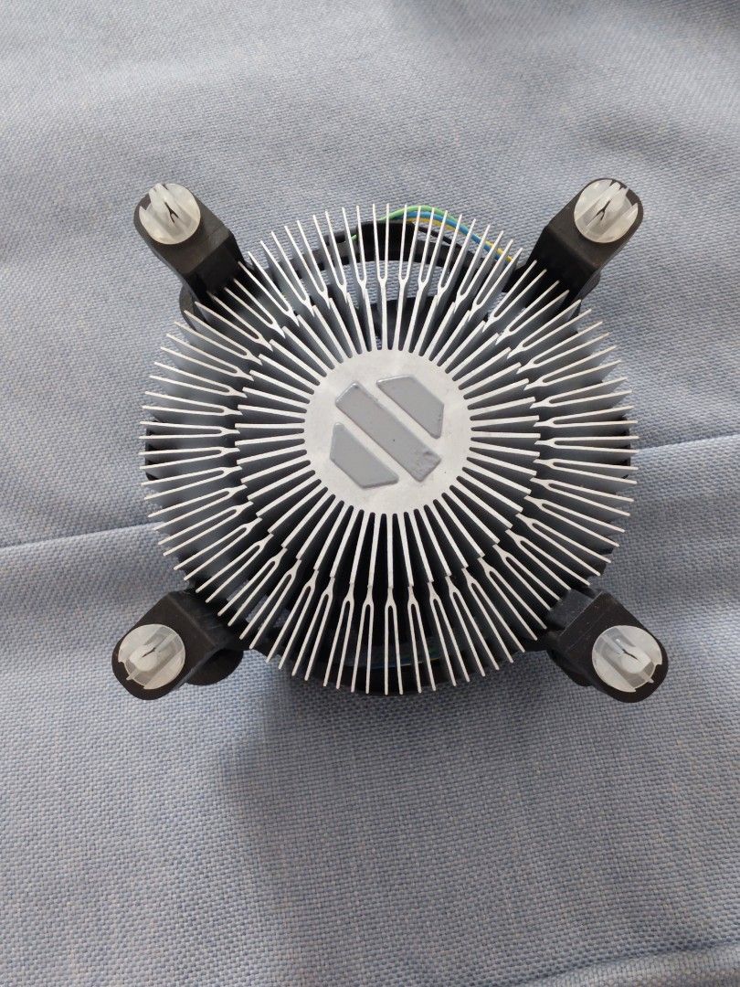 原廠CPU風扇 散熱器 Intel CPU Fan, 電腦＆科技, 桌上電腦 - Carousell