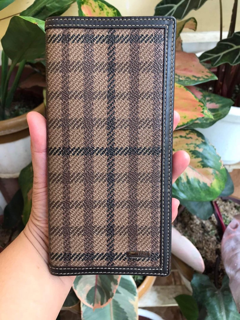 DAKS bifold long wallet (unisex), Luxury, Bags & Wallets on Carousell