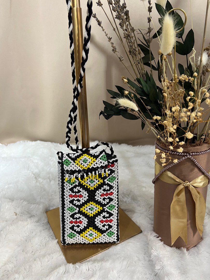 Dompet etnik, Fesyen Wanita, Tas & Dompet di Carousell