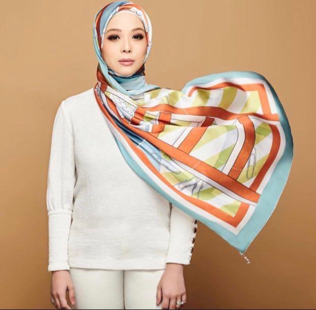 dUCk THE PRODUCKTIVE DUCK SCARF GO GETTER, Women's Fashion, Muslimah ...