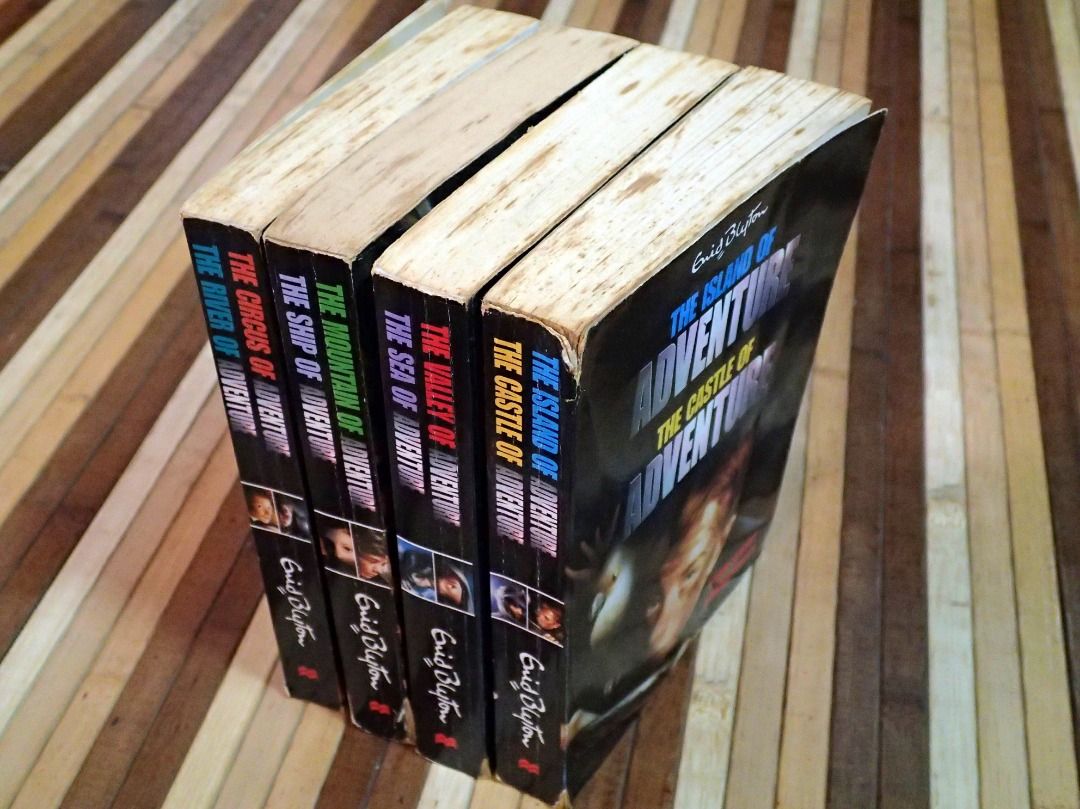Enid Blyton 8 titles of The Adventure Series in 4 volumes (double ...