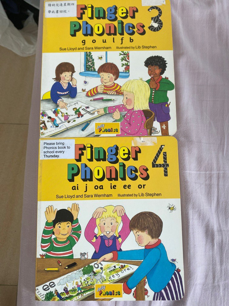 Finger phonics book 3 and 4, 興趣及遊戲, 書本 & 文具, 小說 & 故事書 - Carousell