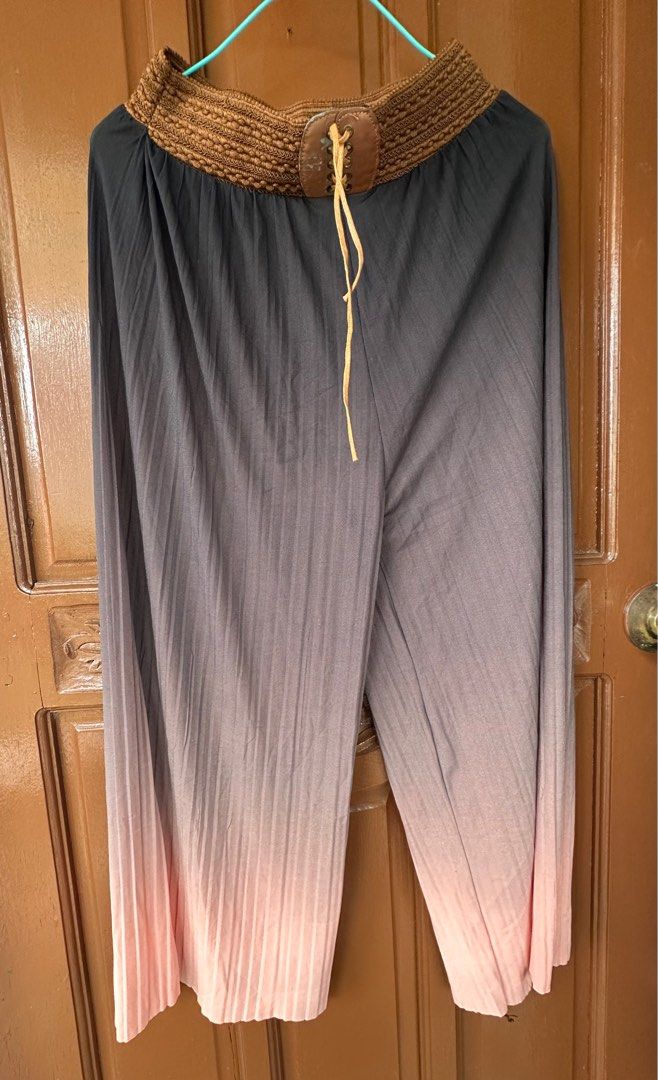 Flowy Ombre squarepants, Women's Fashion, Bottoms, Other Bottoms on ...