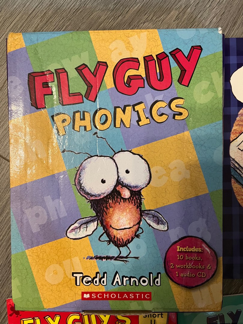 Fly Guy Phonics (10 books+2 WB +CD), 興趣及遊戲, 書本 & 文具, 小朋友書 - Carousell