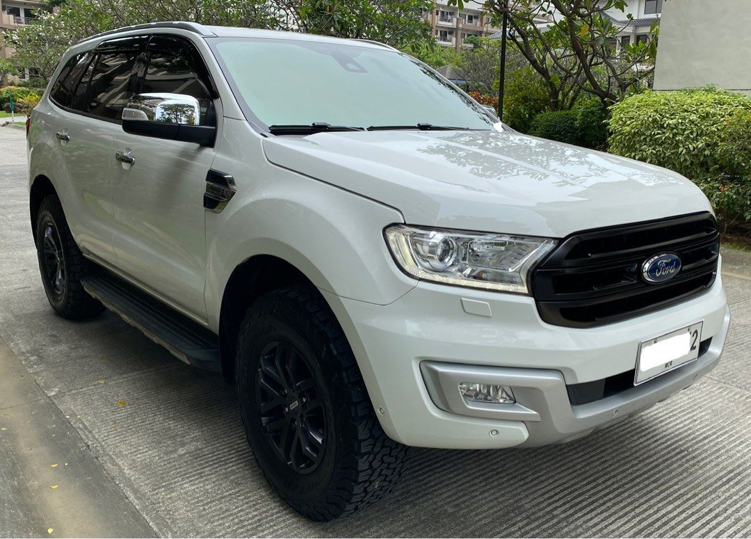 Ford EVEREST TITANIUM PLUS 4X4 AT Montero Mux Fortuner Terra CRV Santa ...