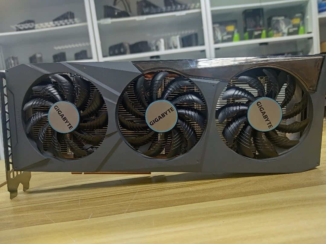 GIGABYTE EAGLE RX 6600 XT, Computers & Tech, Parts & Accessories ...