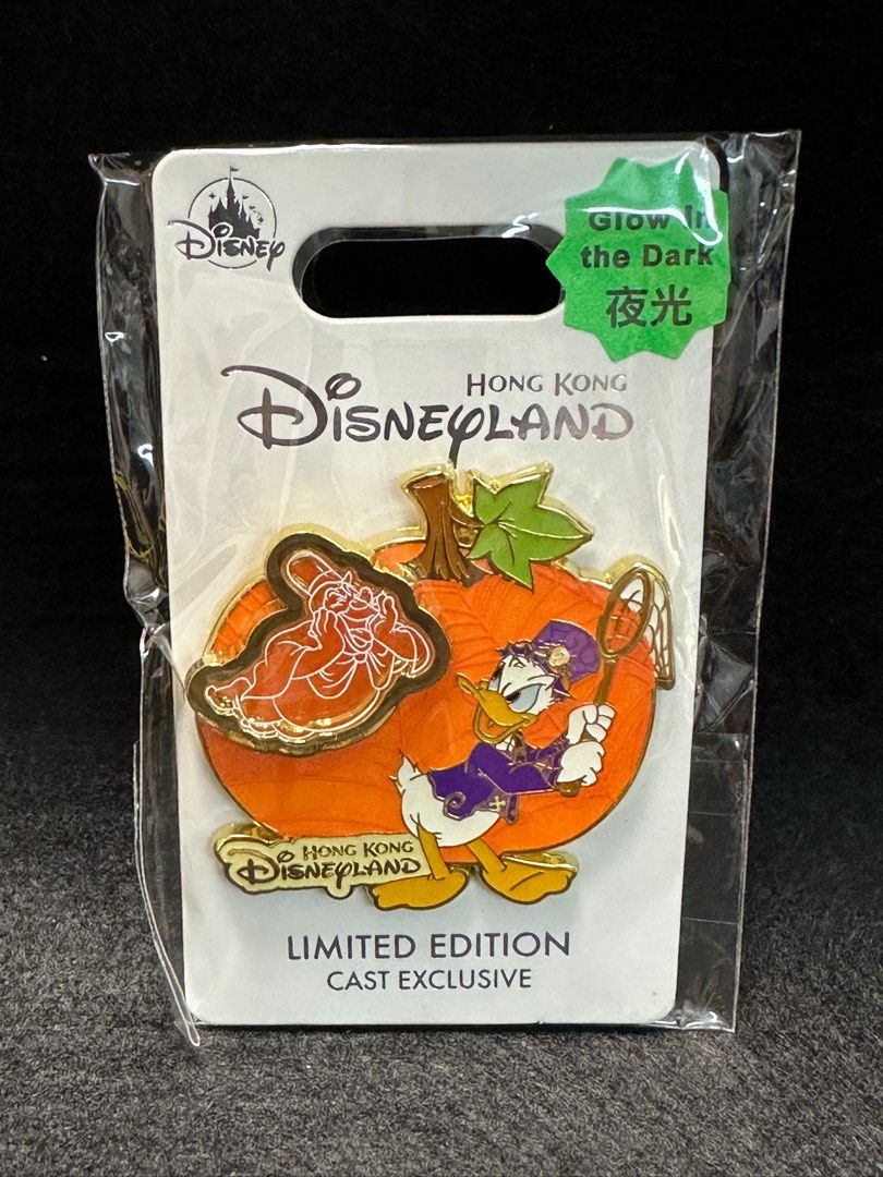 HkDL Donald Duck LE pin Cast Exclusive 香港迪士尼唐老鴨限量徽章, 興趣及遊戲, 收藏品及紀念品, 明星 ...