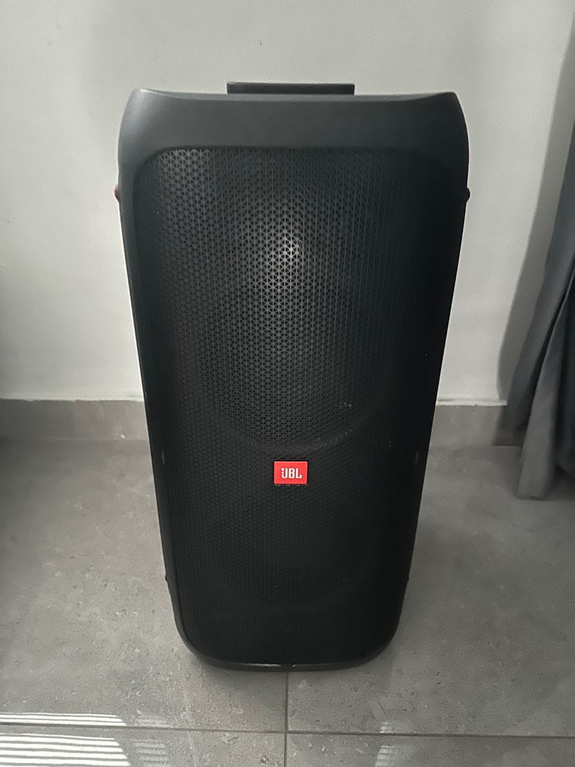 JBL speaker, Audio, Soundbars, Speakers & Amplifiers on Carousell