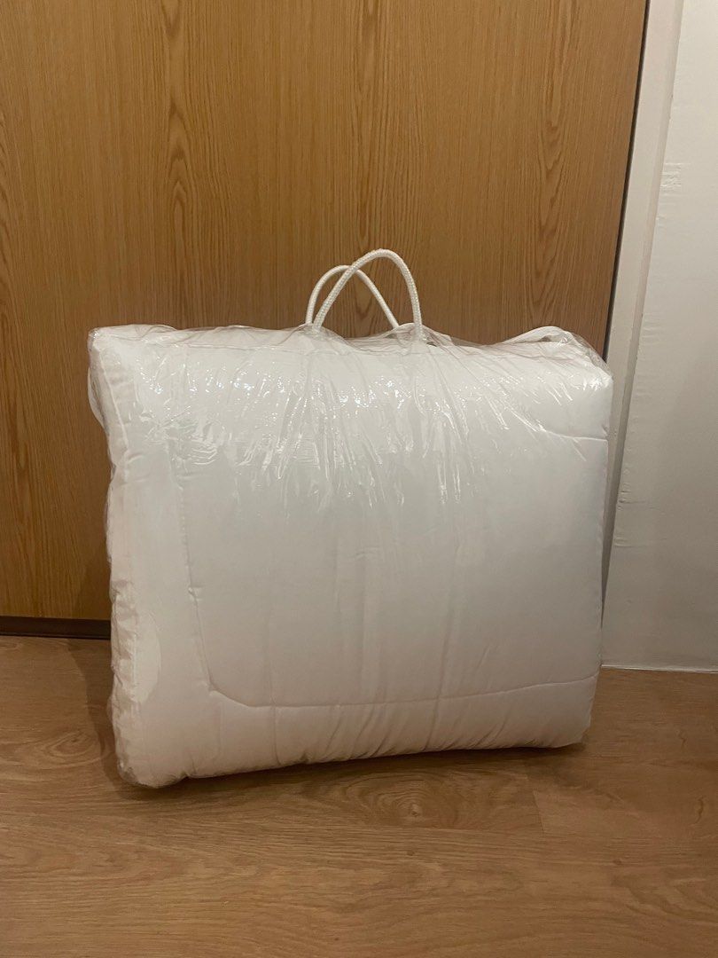Jean Perry Super Single size Comfort White Quilt, Furniture & Home ...