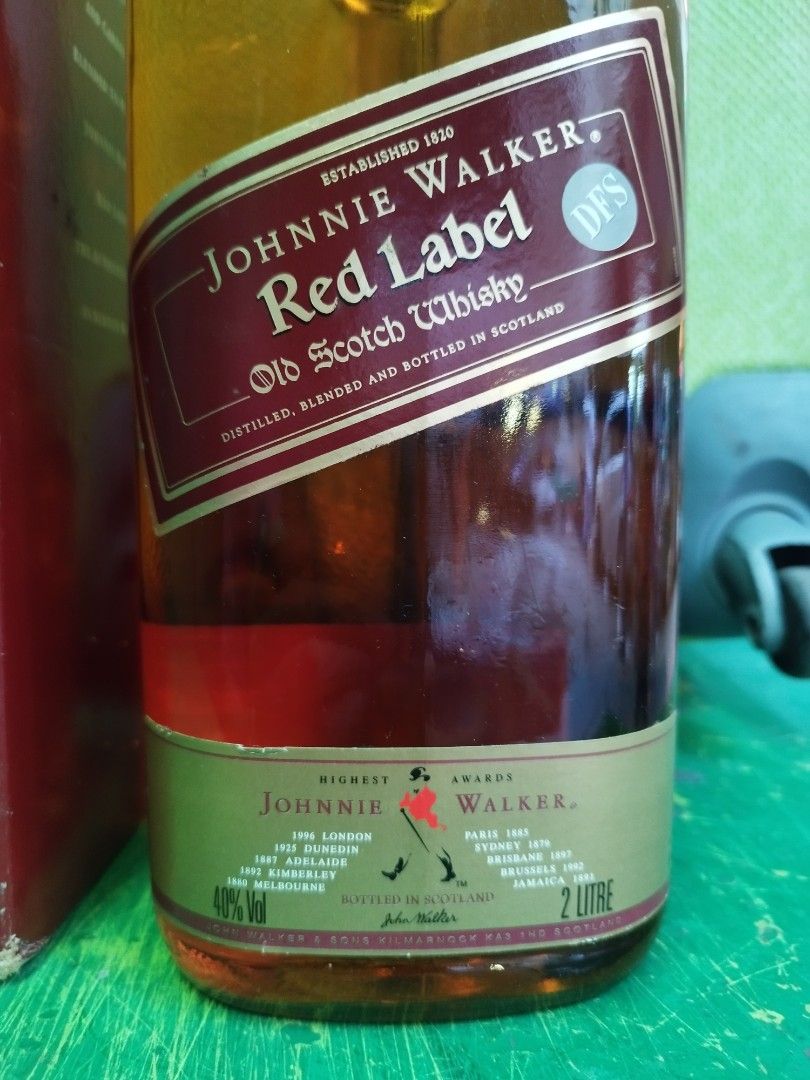 舊裝Johnnie Walker red label 2Litre(2公升), 嘢食 & 嘢飲, 酒精飲料 - Carousell