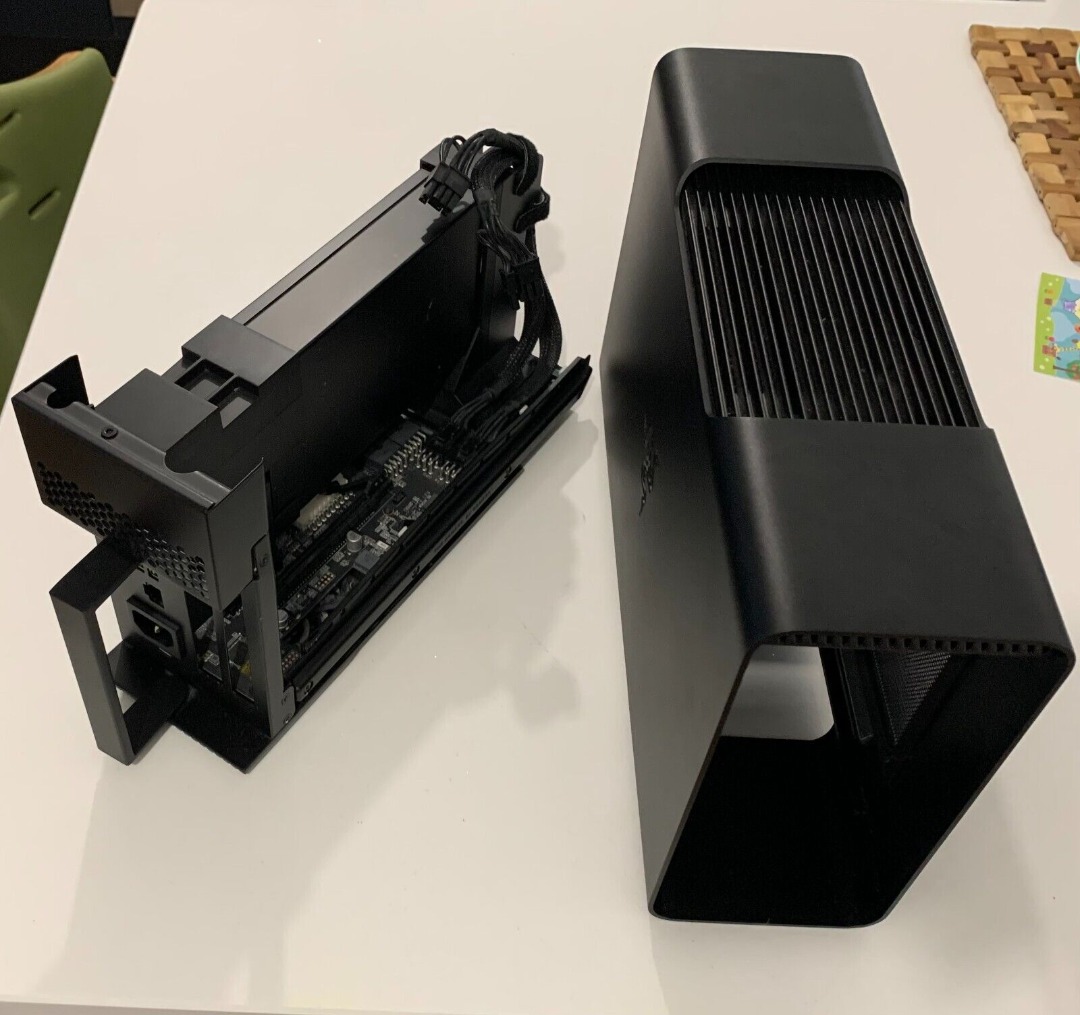 (Like New) Razer Core v2 Thunderbolt 3 Graphic Card Dock, Computers ...