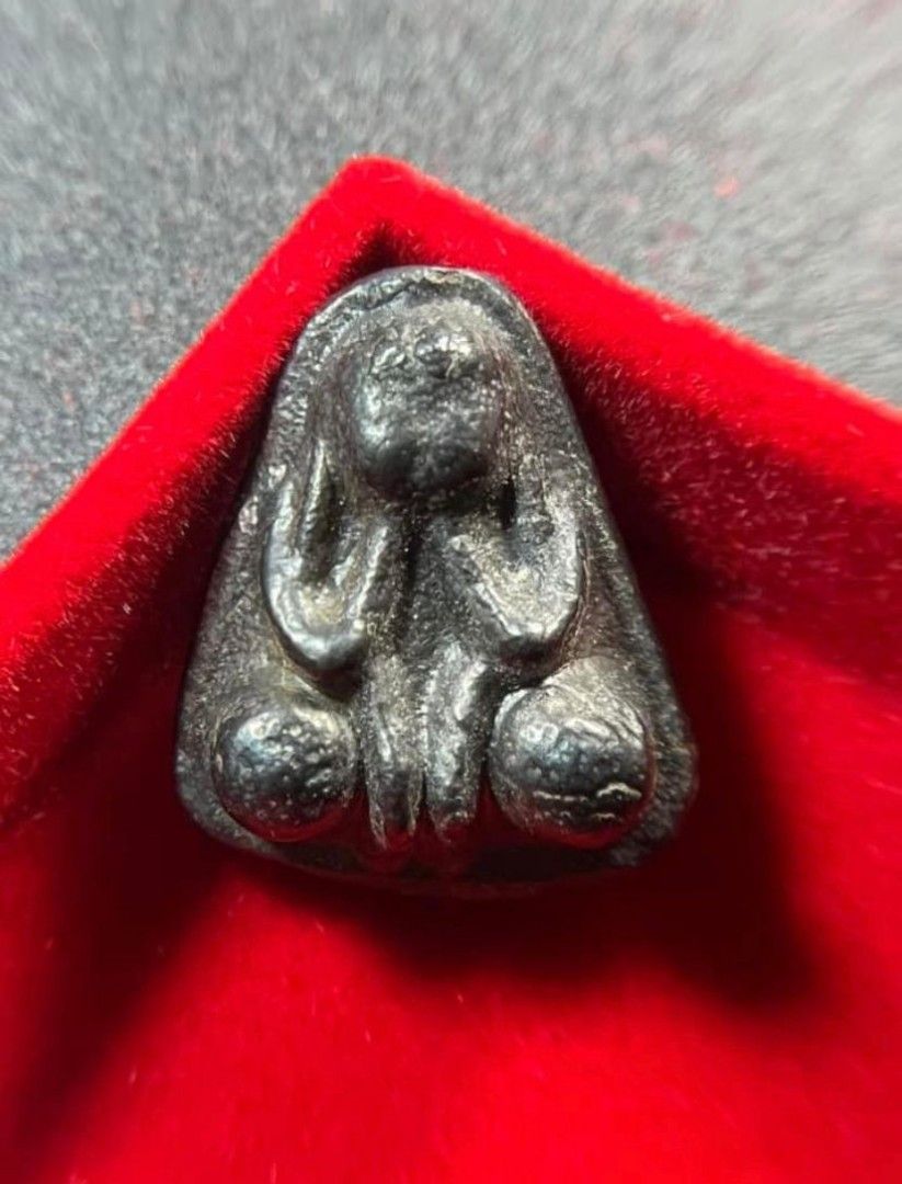 LP Boon - Phra Pidta Pim Tum Knee, Hobbies & Toys, Religious Items on ...