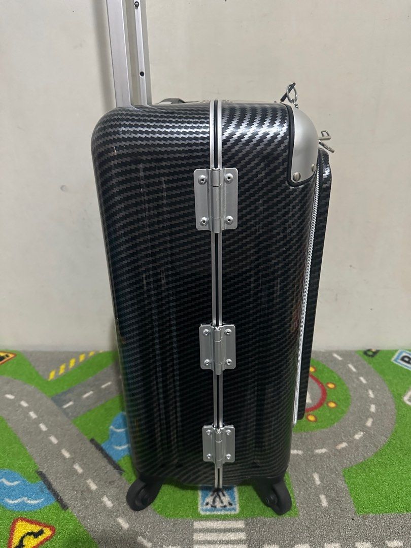 Luggage ( Legend Walker) with keys TSA approved and combination code ...