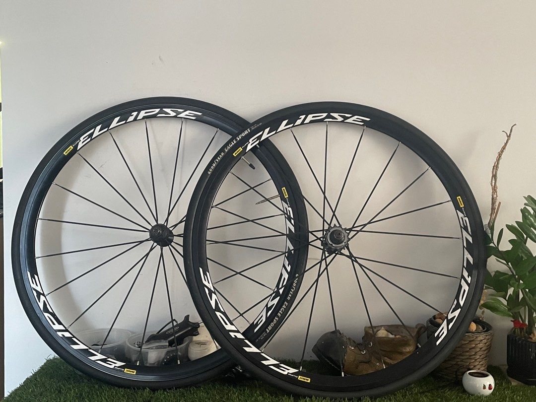 Mavic Ellipse track wheelset fixie, Sports Equipment, Bicycles & Parts ...