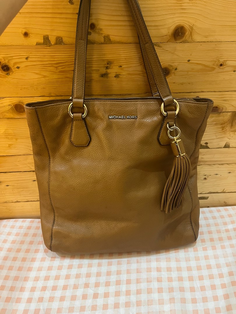 MICHAEL KORS (MK) Tote bag, Luxury, Bags & Wallets on Carousell