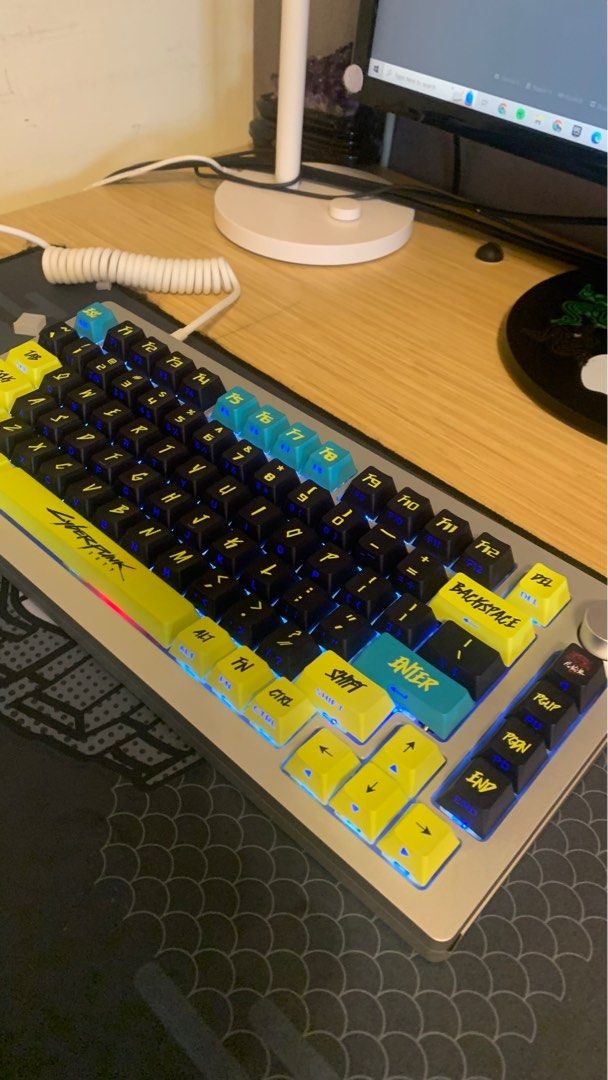 Monsgeek M1 w/ Akko Cream yellows Custom Keyboard, 電腦＆科技, 電腦周邊及配件, 電腦鍵盤 ...