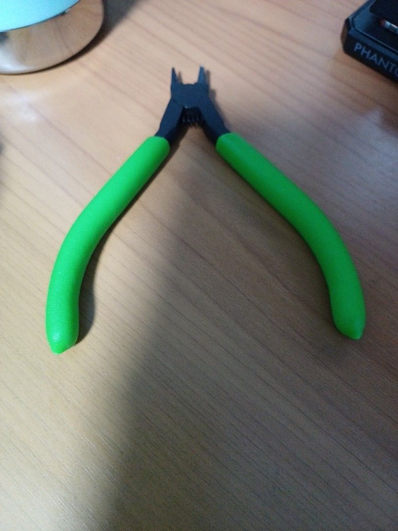 Mr hobby nippers MT102 1800 (gundam nipper), Hobbies & Toys, Stationery ...