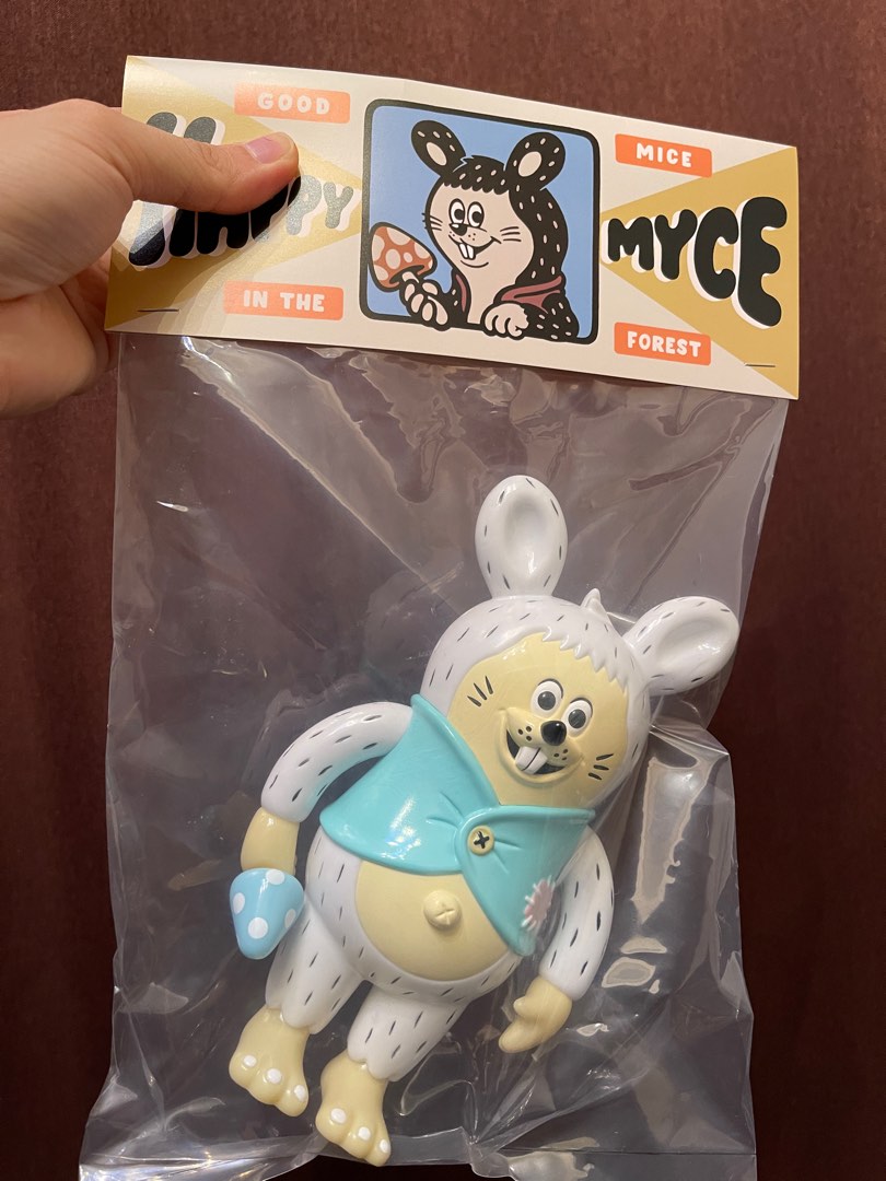 Myce公仔+限量60張簽名海報 香港展覽 限量中籤款 銅鑼灣面交, 興趣及遊戲, 玩具 & 遊戲類 - Carousell