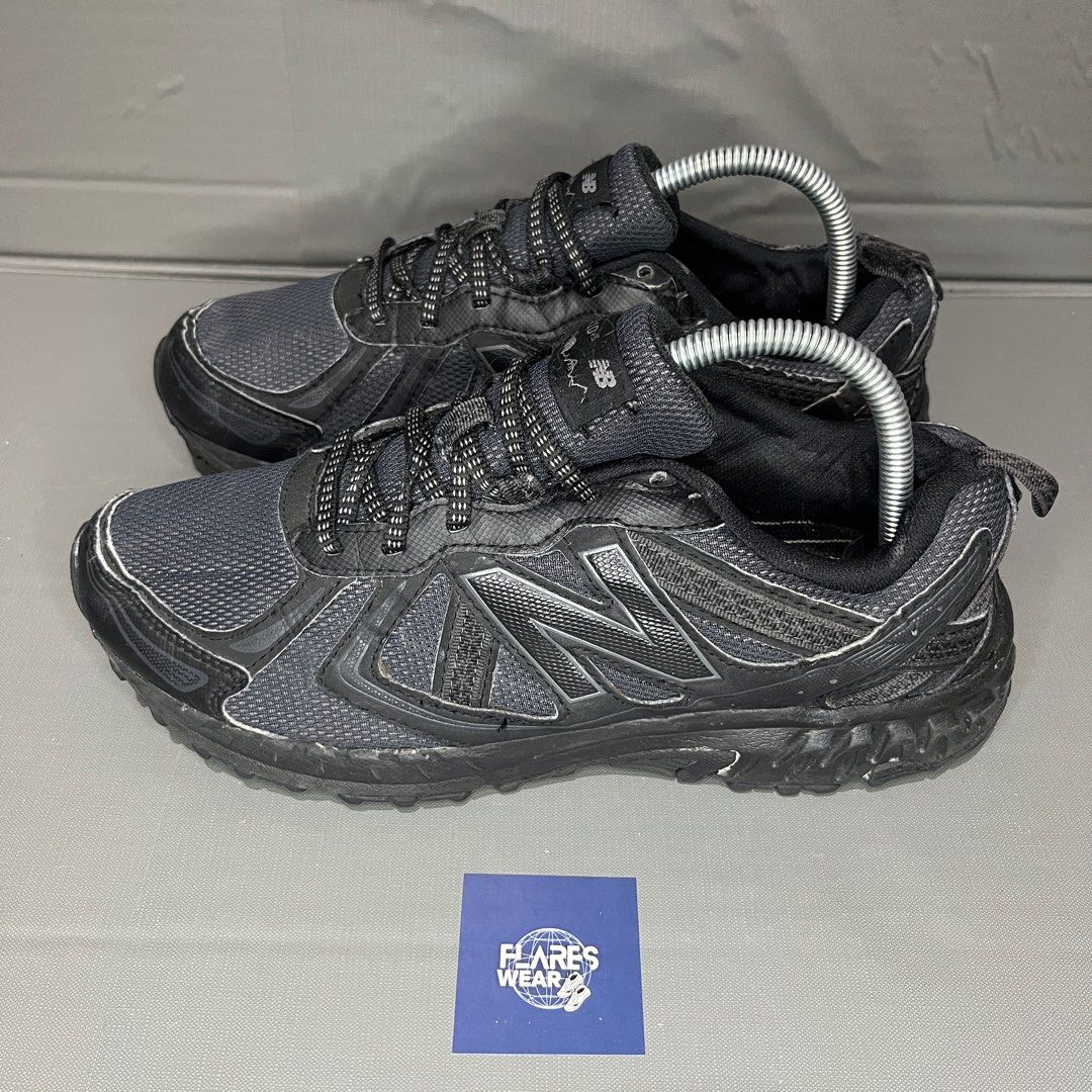 NEW BALANCE 410 v5, Fesyen Pria, Sepatu , Sneakers di Carousell