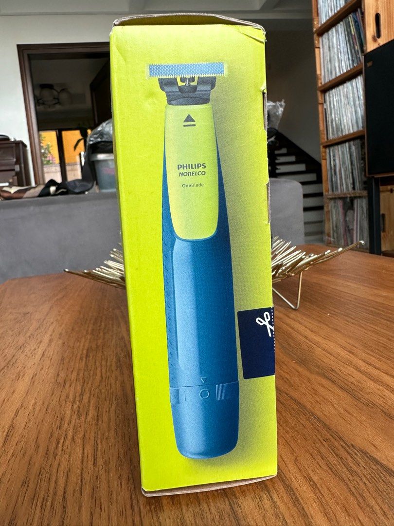 NEW Philips OneBlade First Shave, Beauty & Personal Care, Men's ...