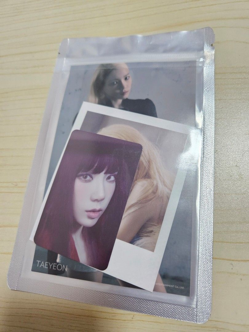(Official) Girls Generation SNSD Taeyeon INVU The Exhibit Photo Set A, Hobbies & Toys ...