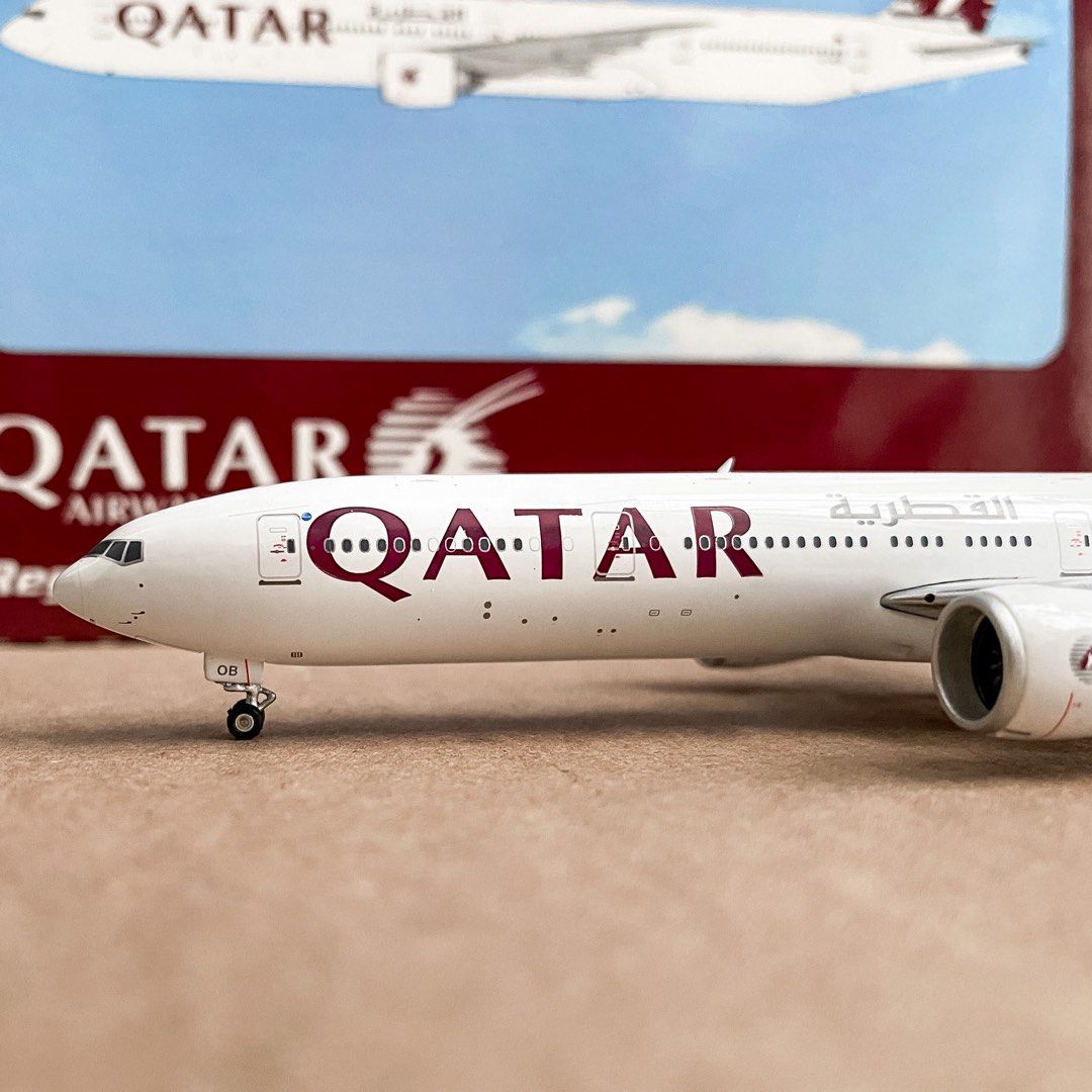 (Phoenix Model) Qatar Airways Boeing 777-300ER A7-BOB 1/400 Airplane ...