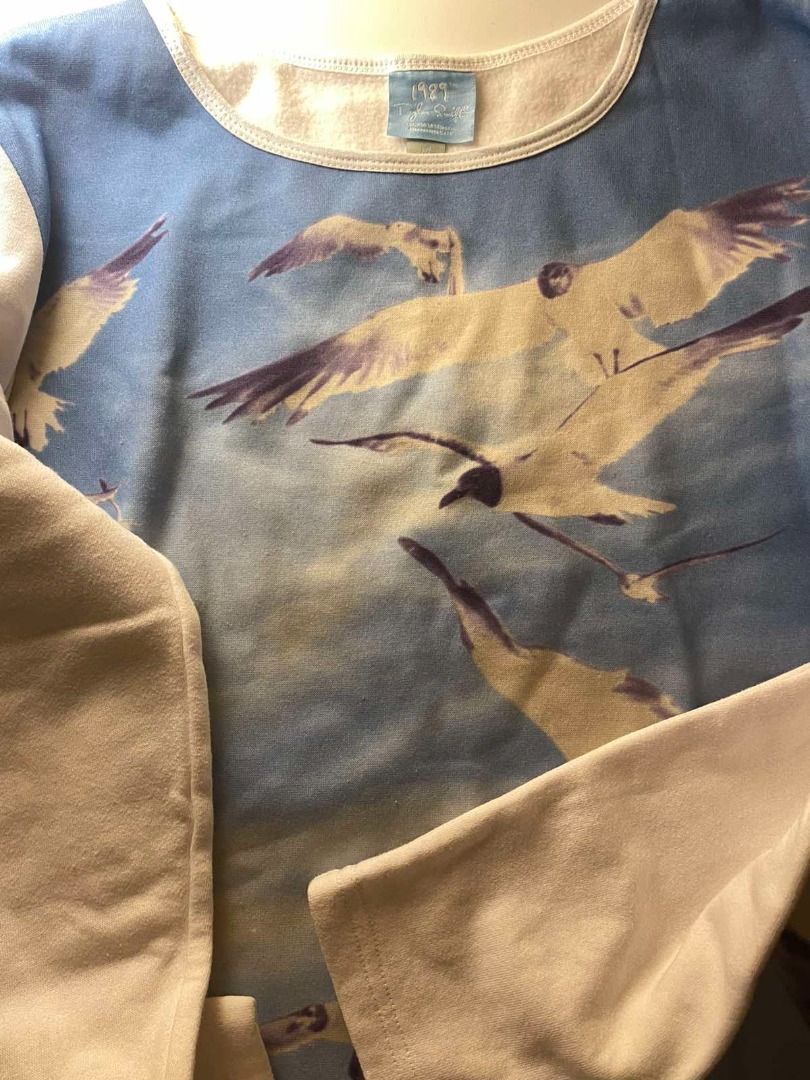 RARE: Taylor Swift 1989 Seagull Sweater, Women's Fashion, Tops ...