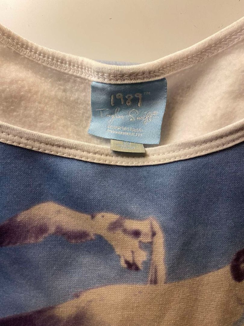 RARE: Taylor Swift 1989 Seagull Sweater, Women's Fashion, Tops ...