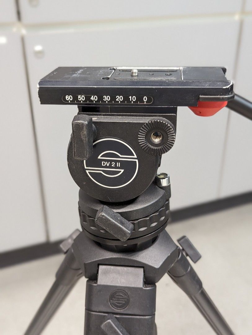 Sachtler DV 2 II Tripod, Photography, Photography Accessories, Tripods & Monopods on Carousell