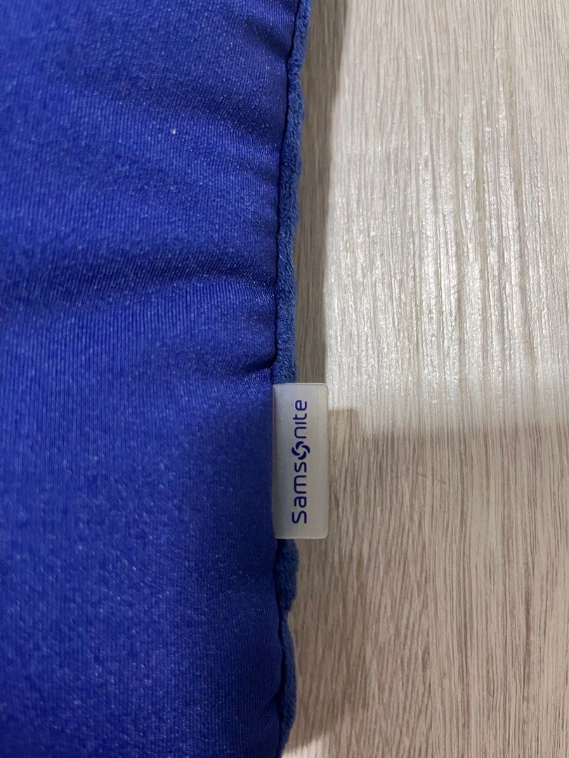 Samsonite 2-in-1 magic travel pillow, Furniture & Home Living, Home ...